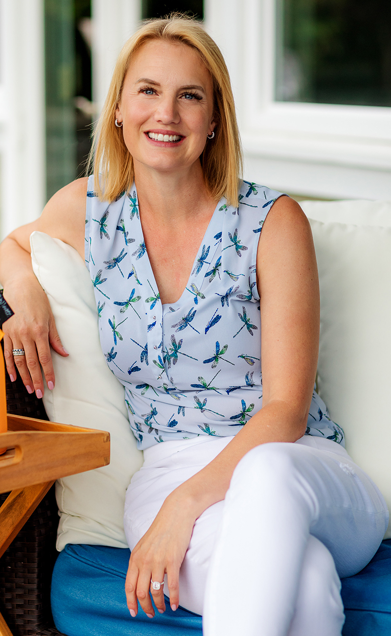 Excerpt Tour: Flamingo Café | Joanne Guidoccio